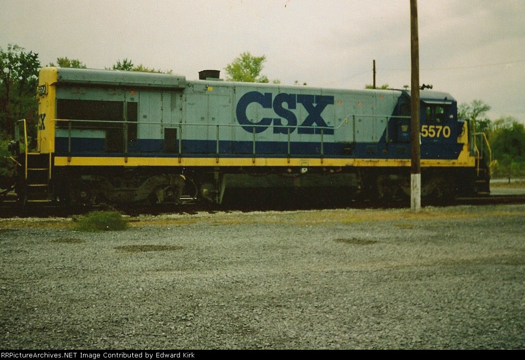 CSX Dash 7 5570